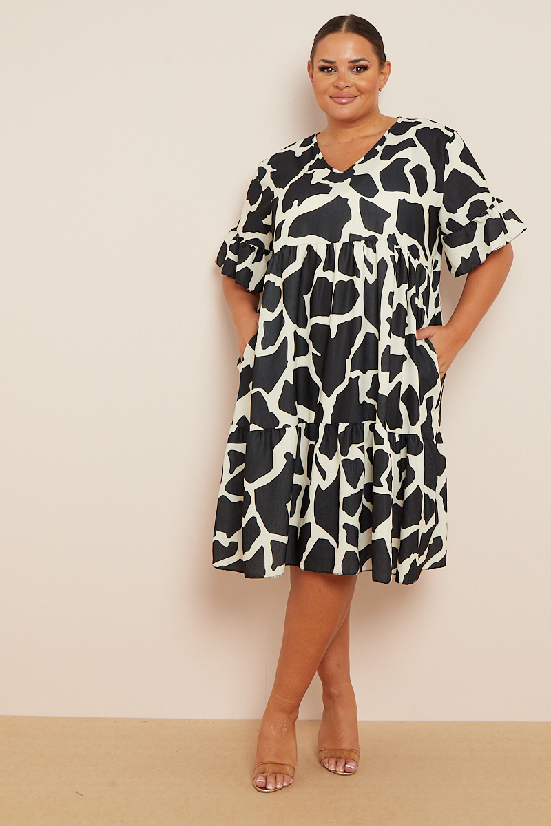 Plus Size Black Cream Printed Ruffle Detail Dress With Pockets ...